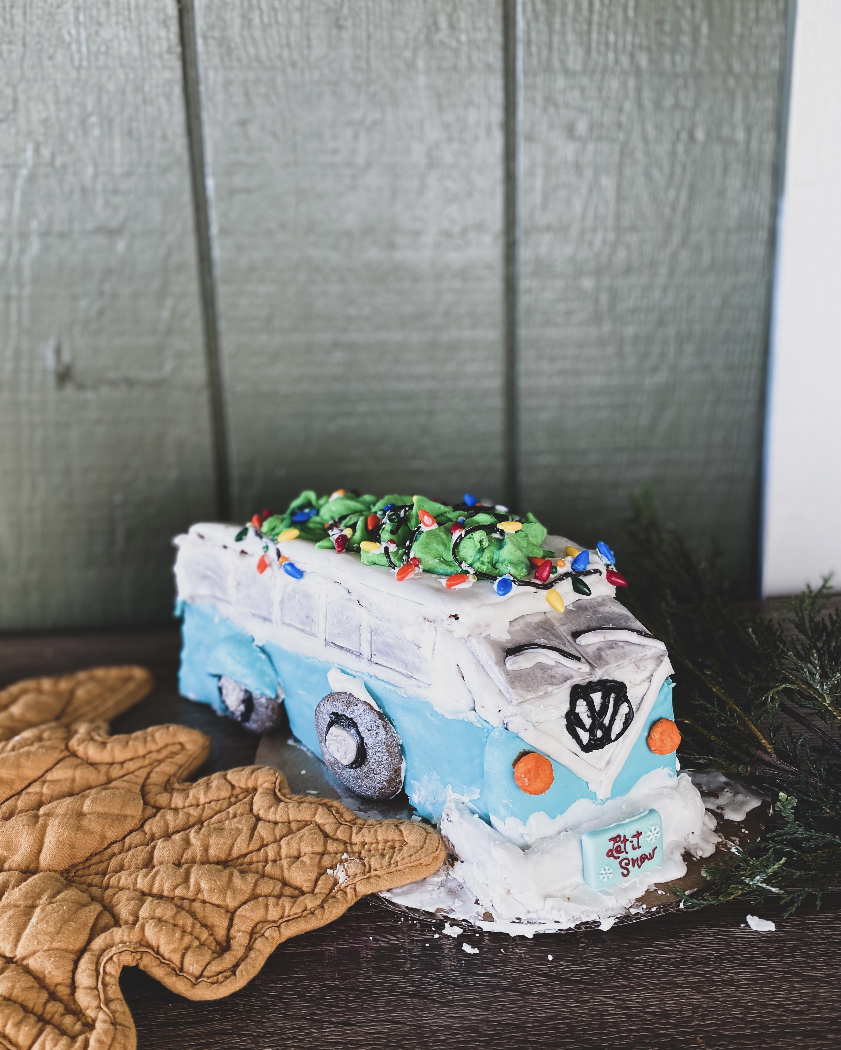 Meet the Newest VW Bus: Gingerbread 2020 – Little Maui Family